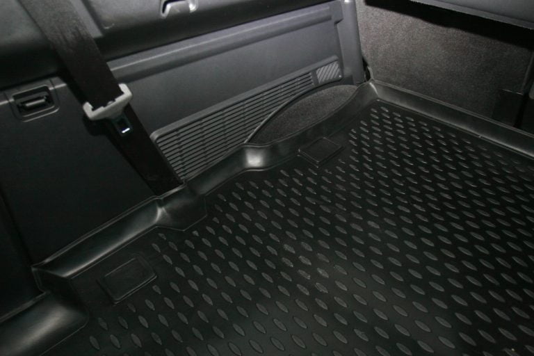 Land Rover Discovery 4 TPE Boot Mat: High Quality and Odourless - Afriboot